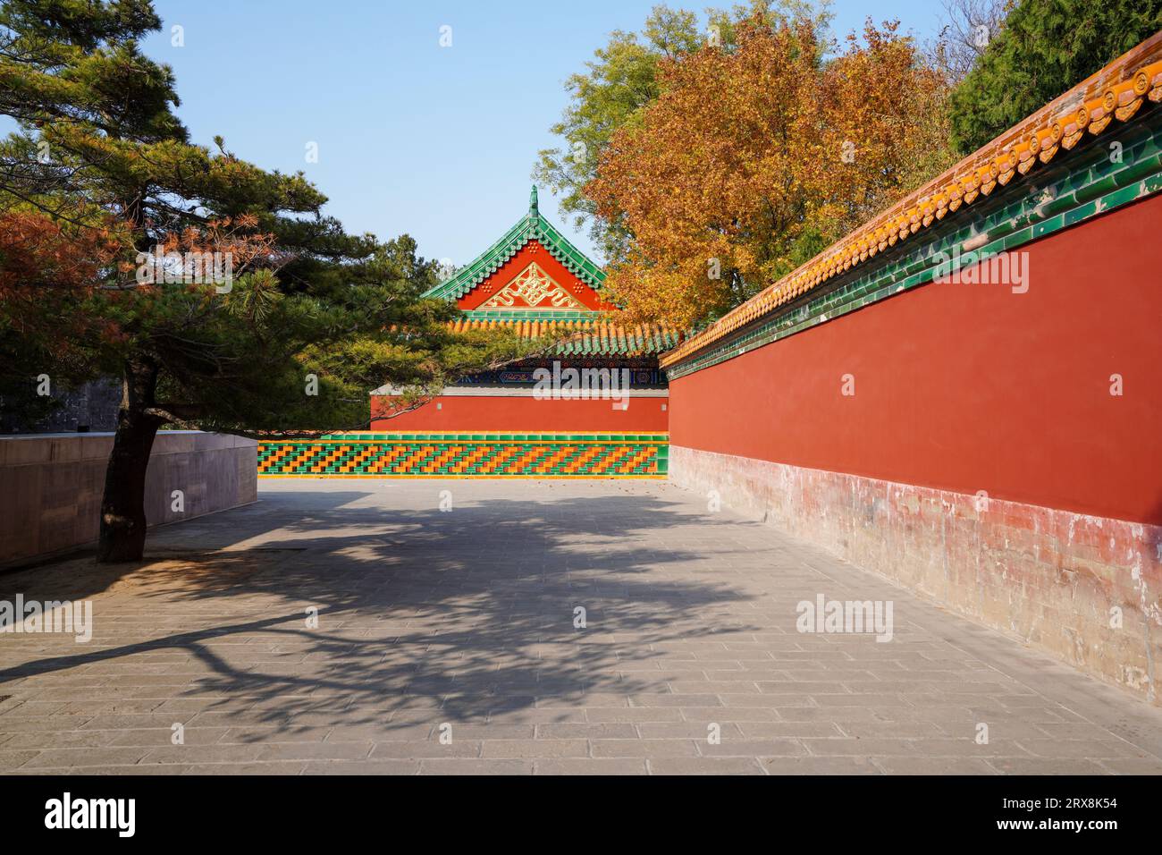 Ancient tibetan architecture hi-res stock photography and images - Alamy