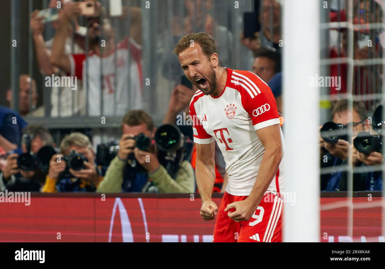 Harry Kane, FCB 9 celebrates his goal, happy, laugh, celebration, 3-1 ...