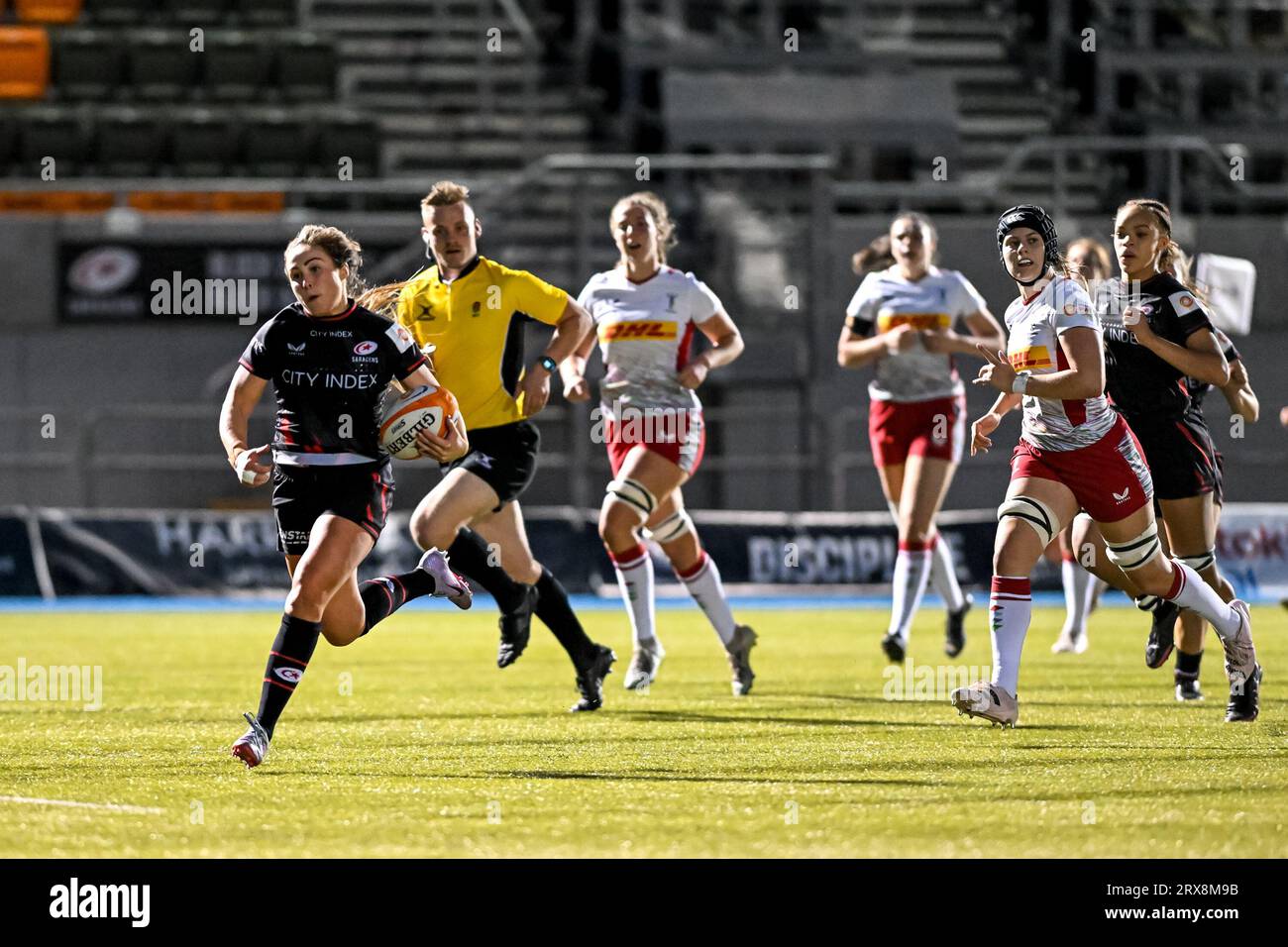 London, UK. 23rd Sep, 2023. Sydney Gregson of Saracens Women races for ...
