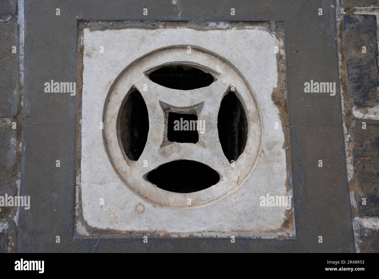 Sewer outlet hi-res stock photography and images - Alamy