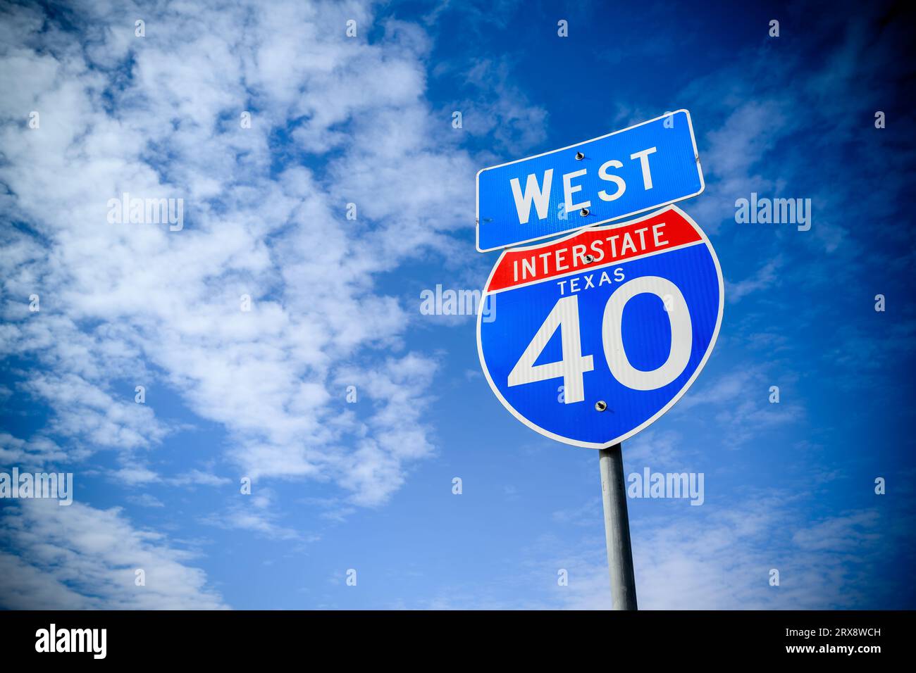 An Interstate 40 sign on the planes of the Texas panhandle Stock Photo ...