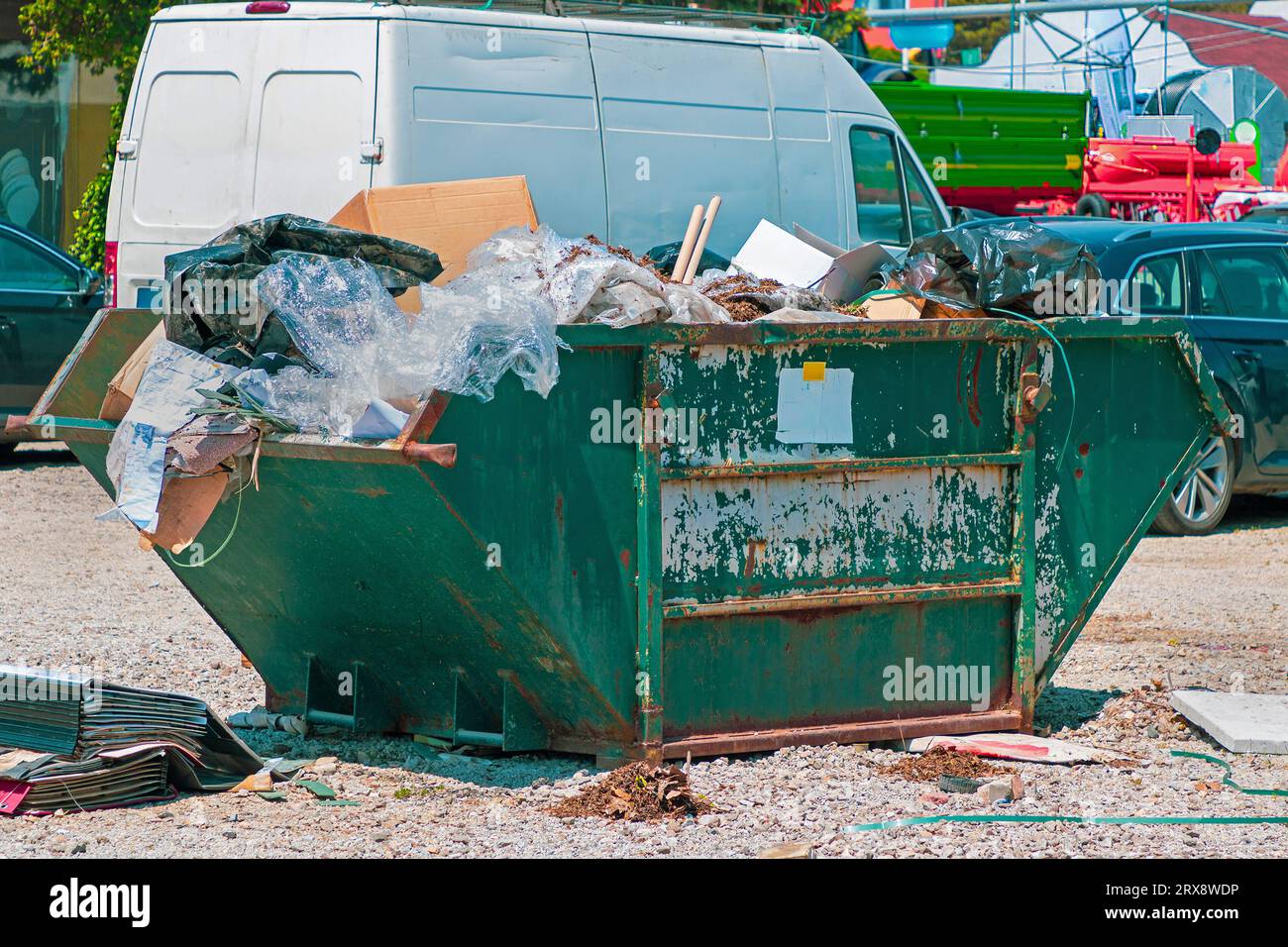 Metal dumpster hi-res stock photography and images - Alamy