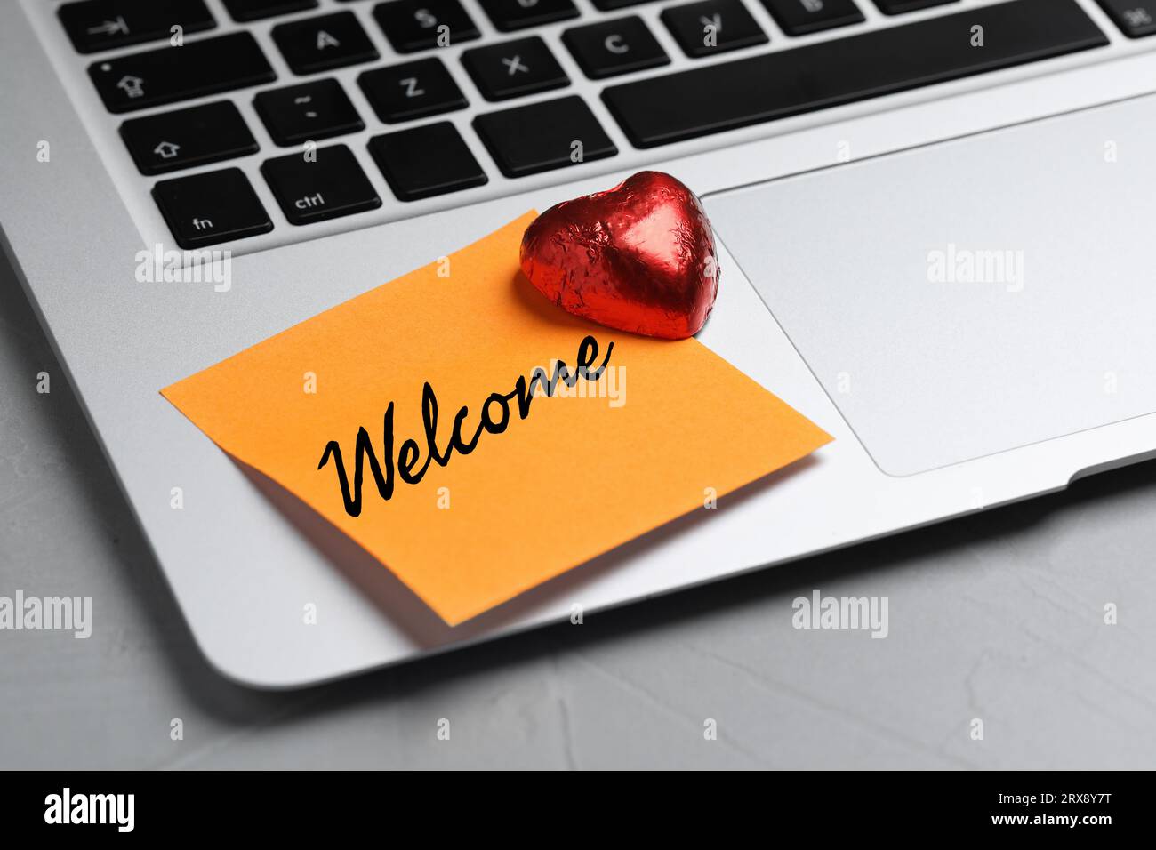 Orange sticky note with note word hi-res stock photography and images ...