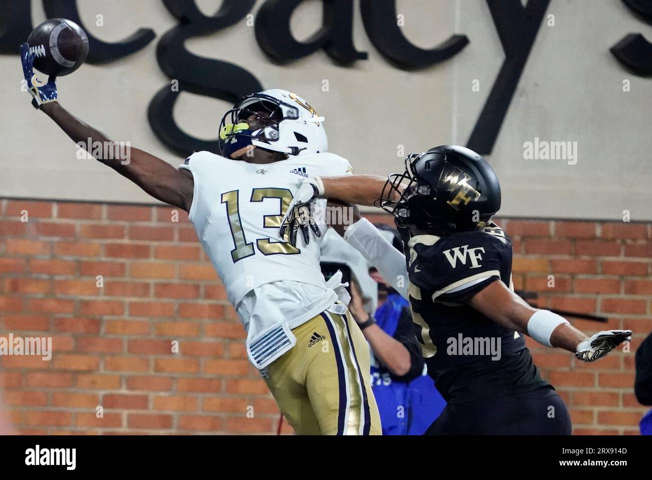 Georgia Tech wide receiver Eric Singleton Jr. (13) reaches in vain for ...