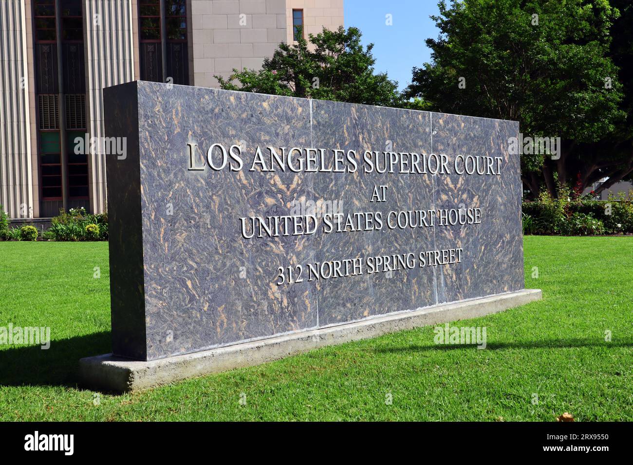 Los angeles superior court exterior hi-res stock photography and images ...