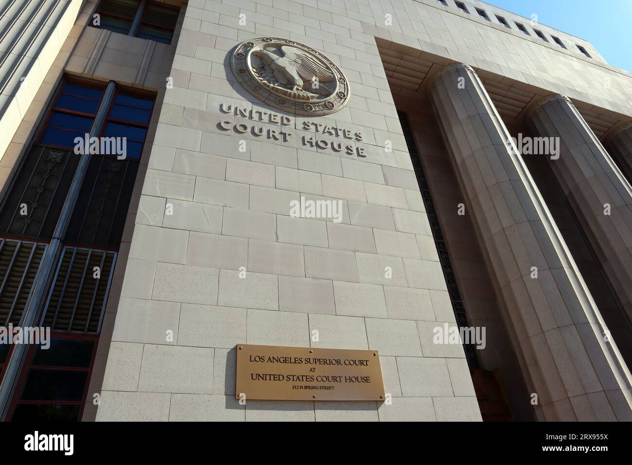 Los angeles superior court exterior hi-res stock photography and images ...