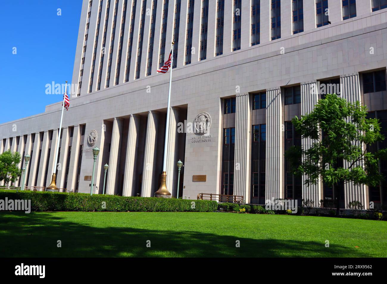 Los angeles superior court exterior hi-res stock photography and images ...