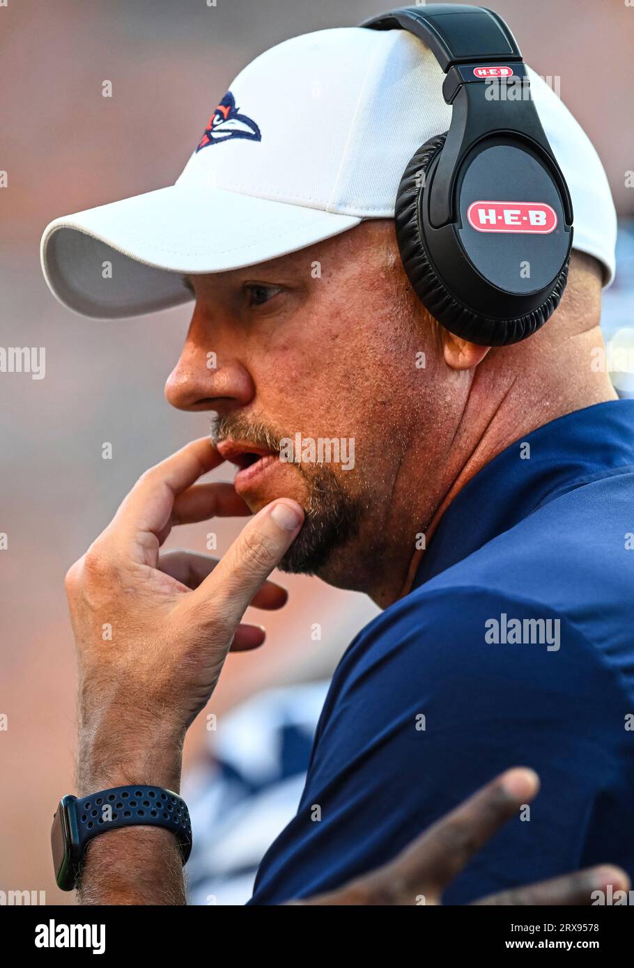 KNOXVILLE, TN - SEPTEMBER 23: UTSA Roadrunners head coach Jeff Traylor ...