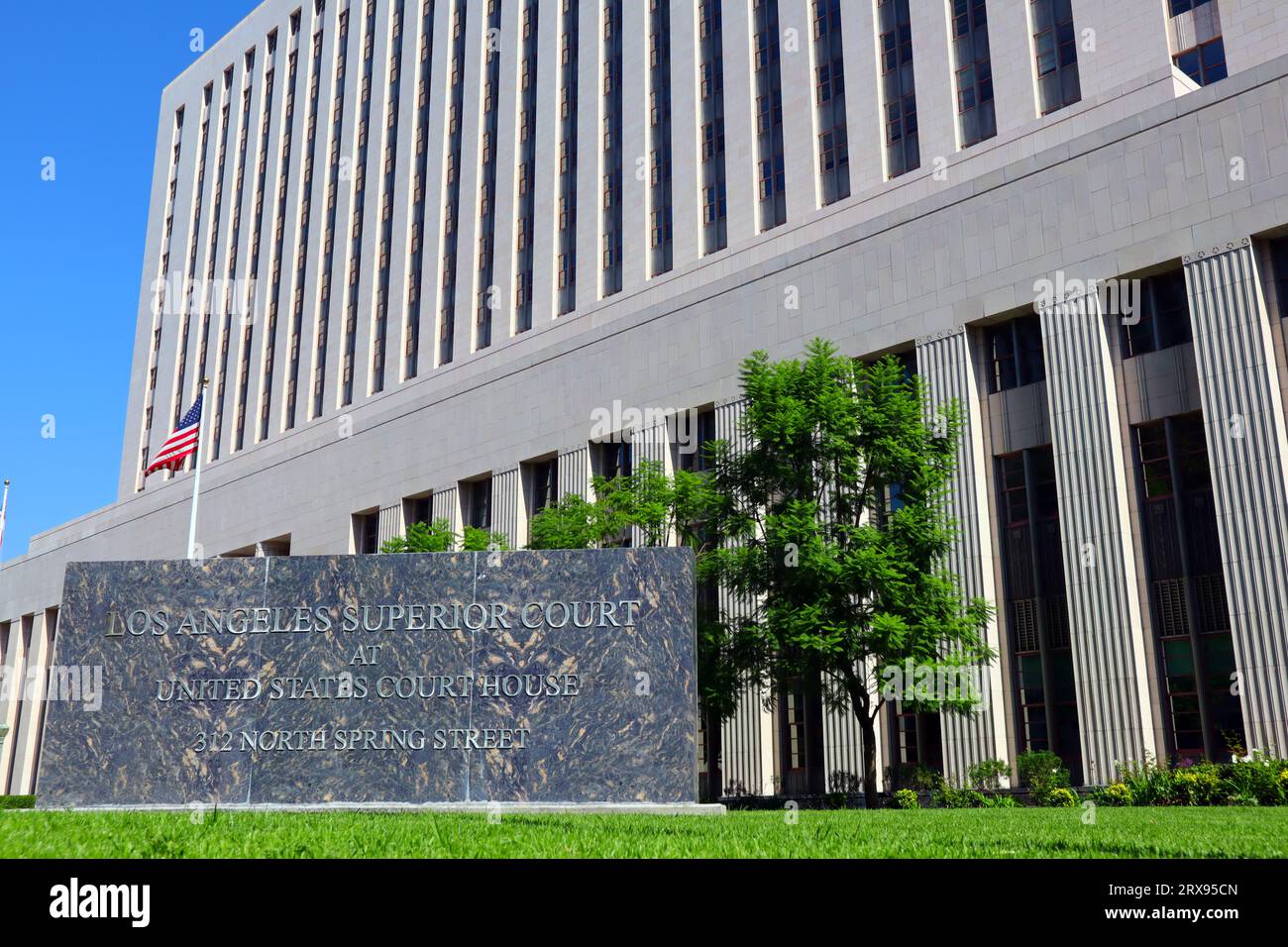 Los angeles superior court exterior hi-res stock photography and images ...