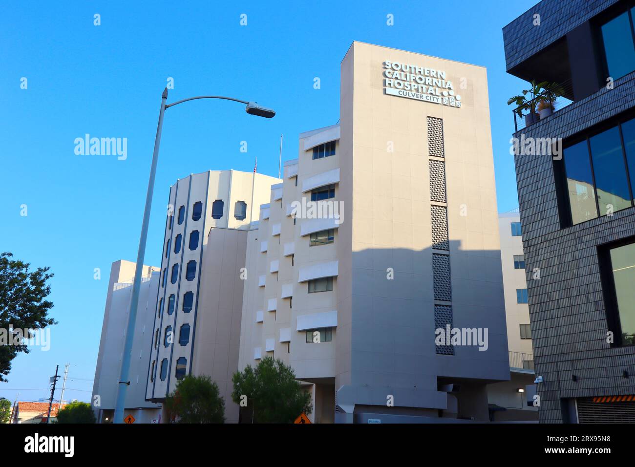 Southern california hospital hi-res stock photography and images - Alamy