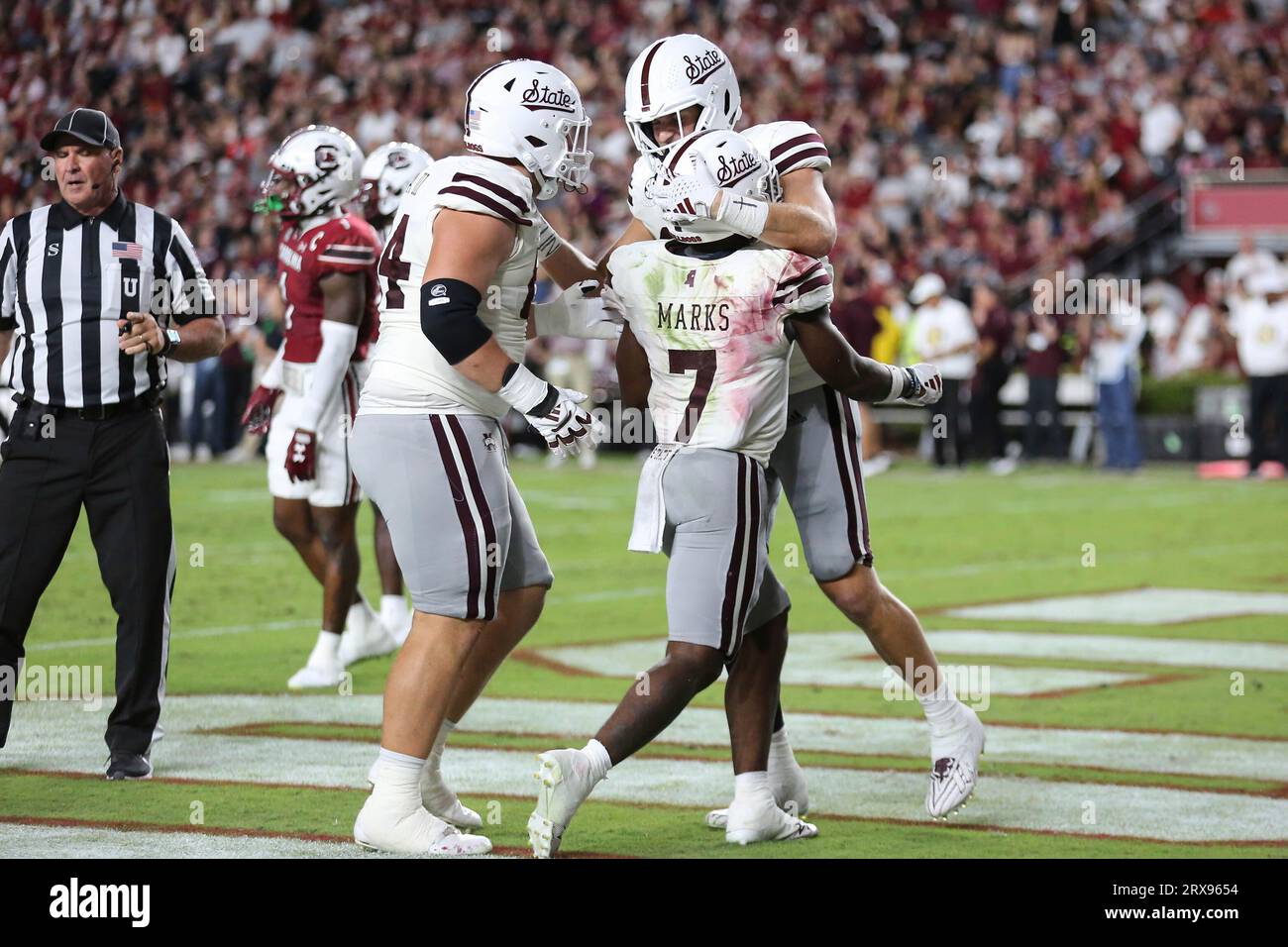 Mississippi State running back Jo'Quavious Marks (7) celebrates his 7 ...