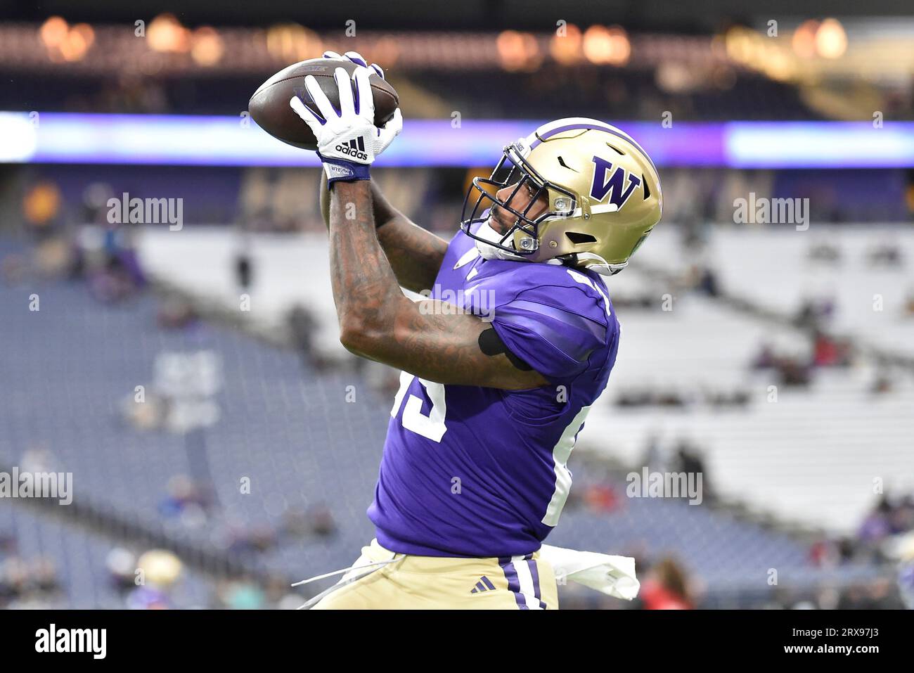Seattle, WA, USA. 23rd Sep, 2023. Washington Huskies tight end Devin ...