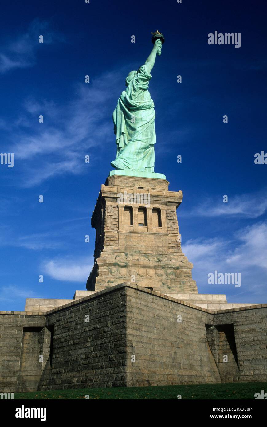 Freedom monument symbol national hi-res stock photography and images ...