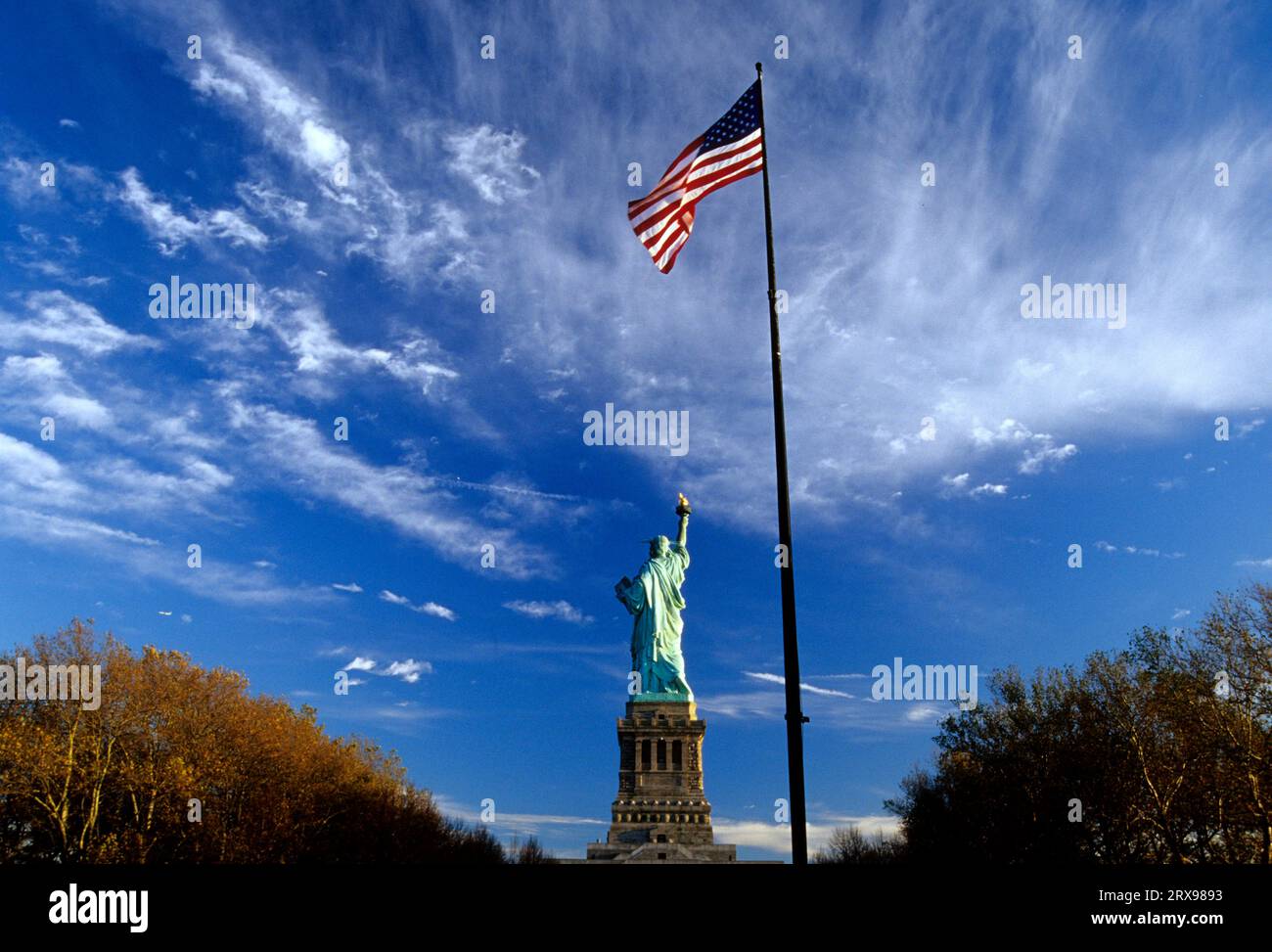 Statue of liberty american flag hi-res stock photography and images - Alamy