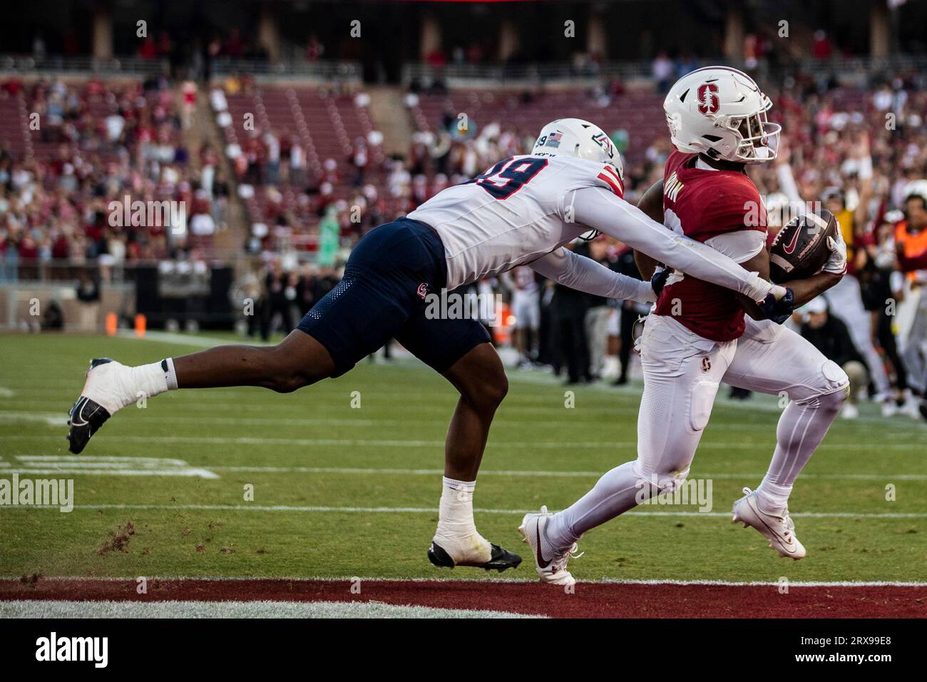 Stanford running back Sedrick Irvin (26) rushes for a touchdown against ...