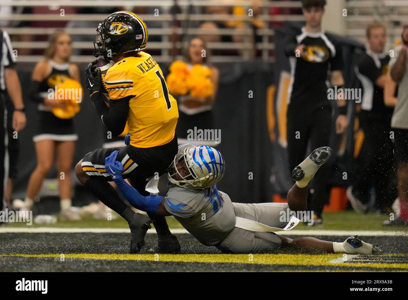 Missouri wide receiver Theo Wease Jr. (1) catches a touchdown pass as ...