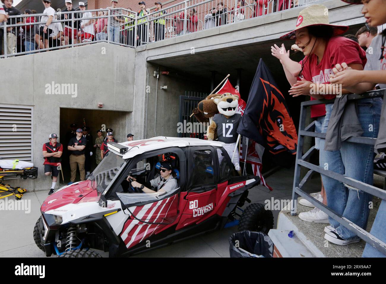 Oregon State mascot Benny Beaver and Washington State mascot Butch T ...
