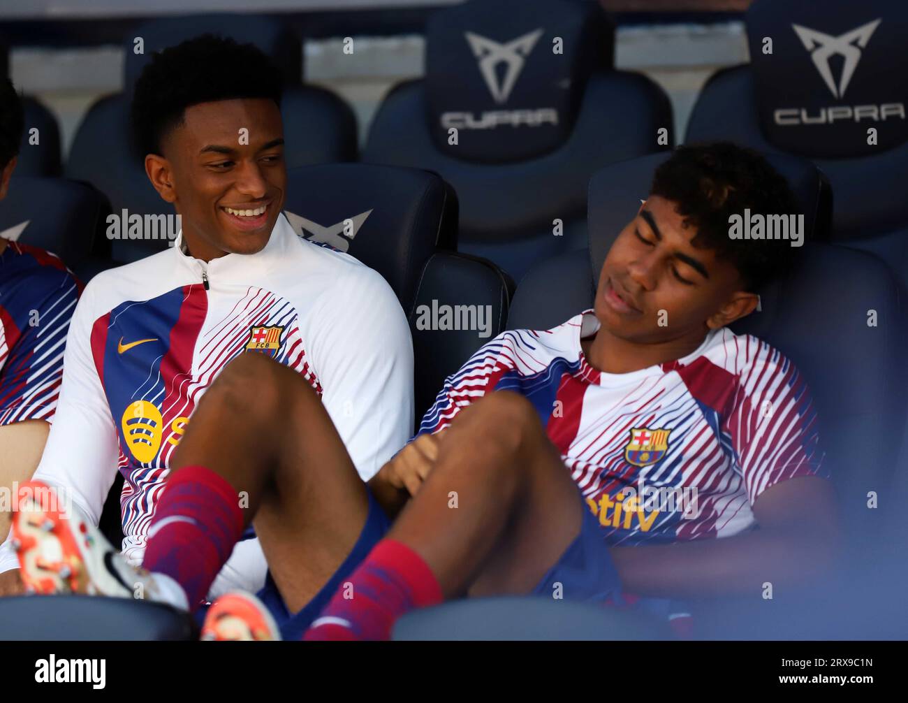 Lamine yamal barcelona smile hi-res stock photography and images - Alamy