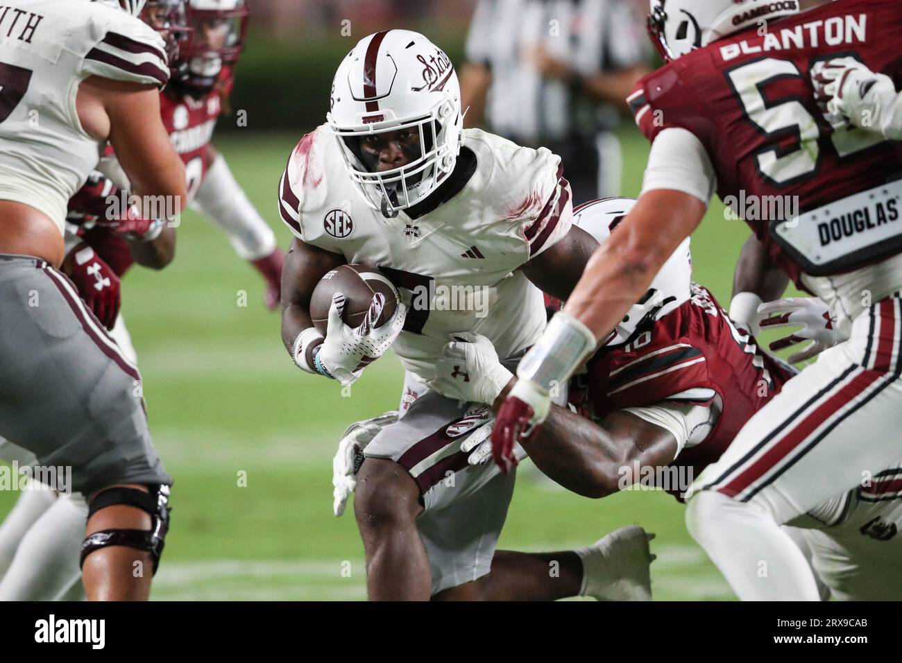Mississippi State running back Jo'Quavious Marks (7) is tackled by ...