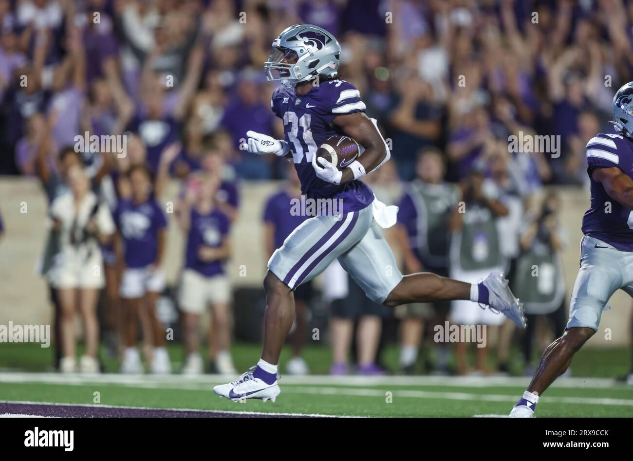 Kansas State running back DJ Giddens scores a touchdown during the ...