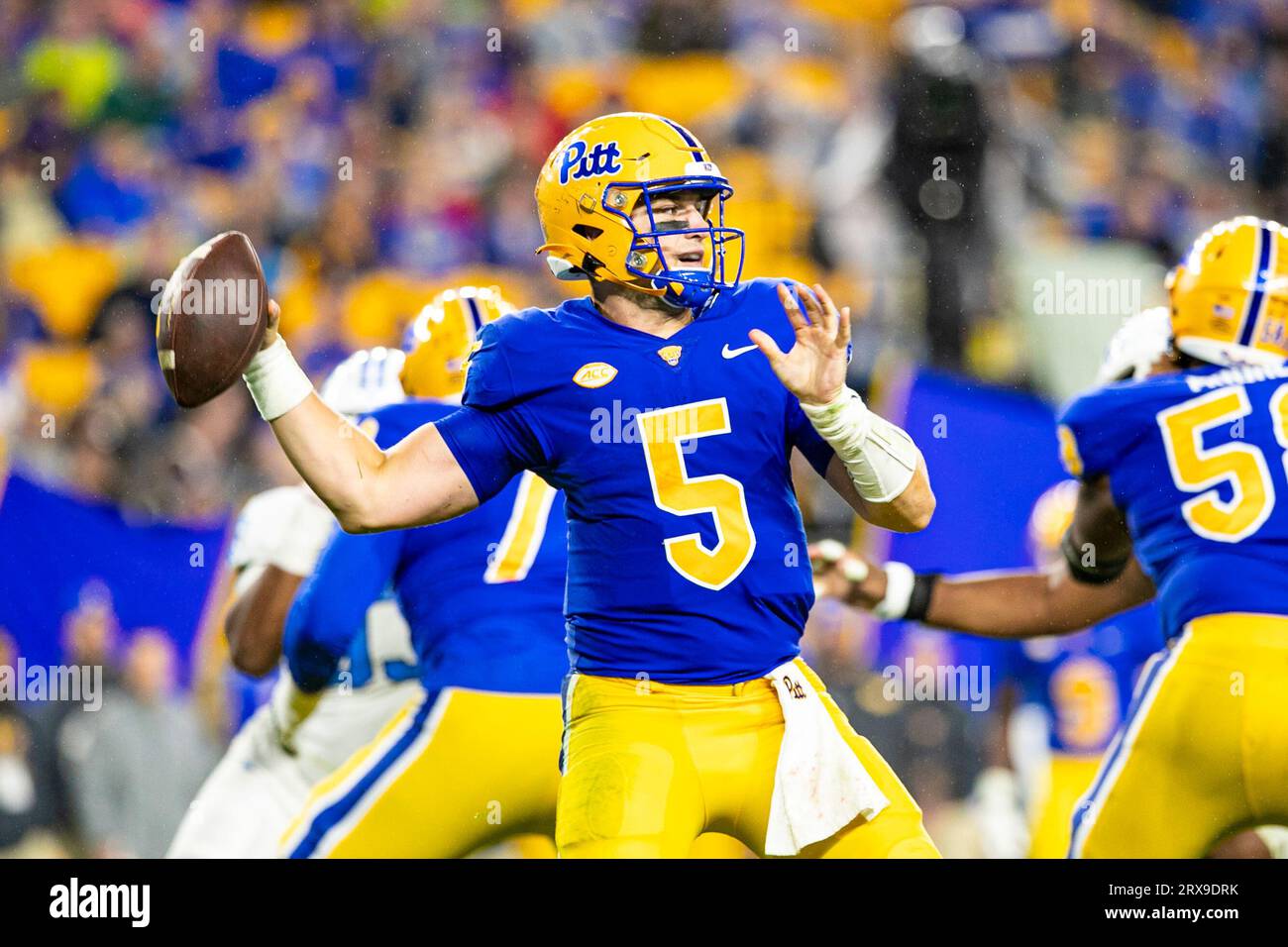 PITTSBURGH, PA - SEPTEMBER 23: Pittsburgh Panthers quarterback Phil ...
