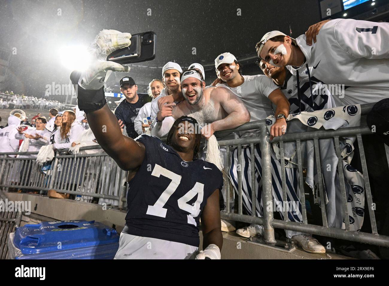 Penn State offensive lineman Olumuyiwa Fashanu (74) celebrates with ...