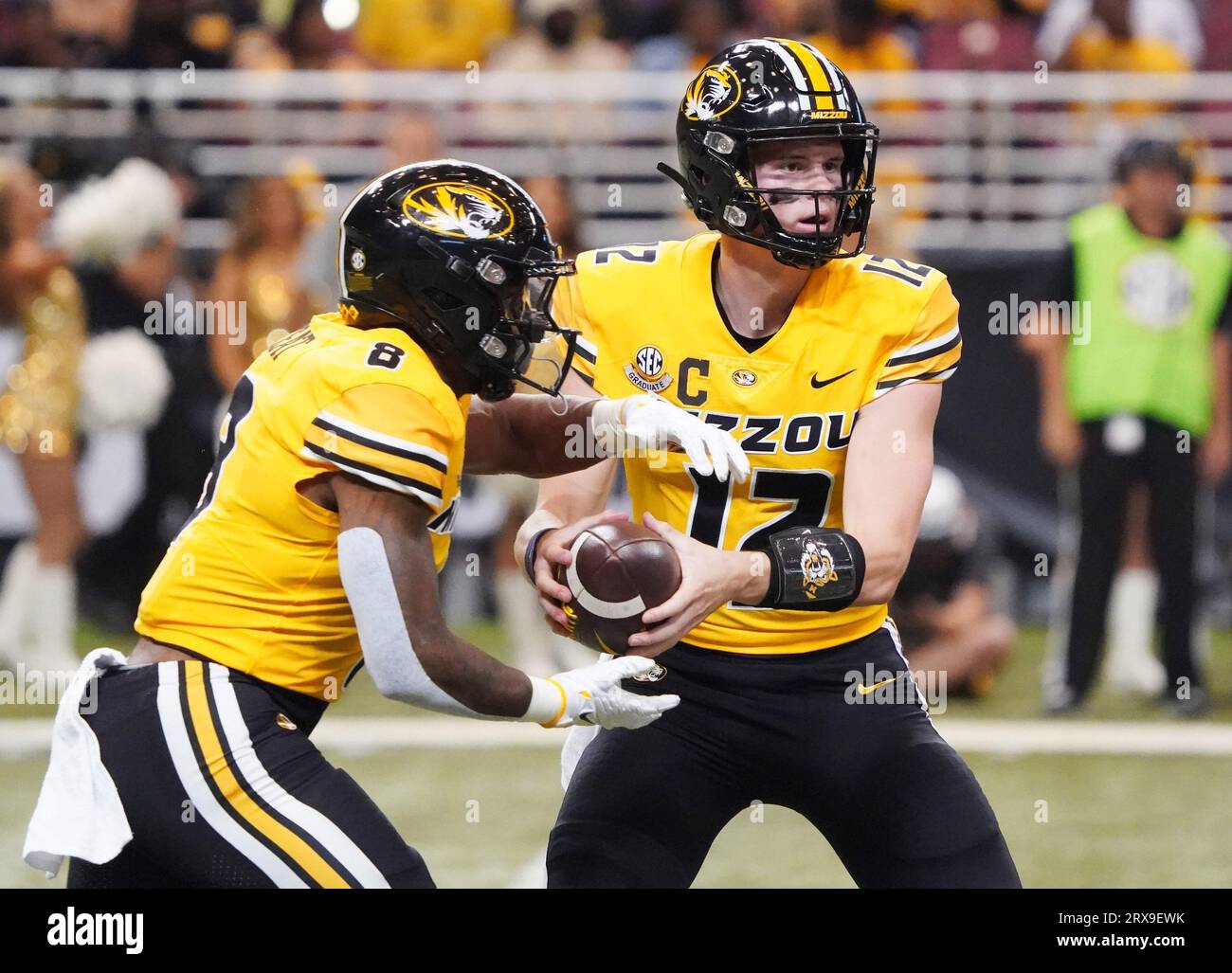 St. Louis, United States. 23rd Sep, 2023. Missouri quarterback Brady ...