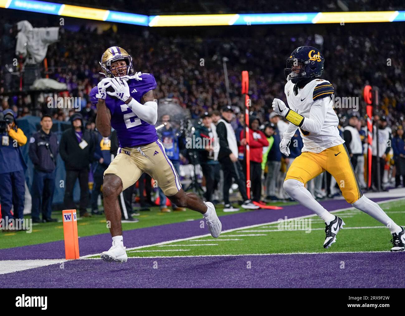 Washington wide receiver Ja'Lynn Polk (2) makes a touchdown reception ...