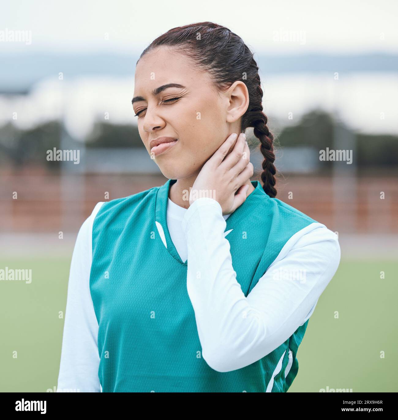 Injured after accident neck hi-res stock photography and images - Alamy