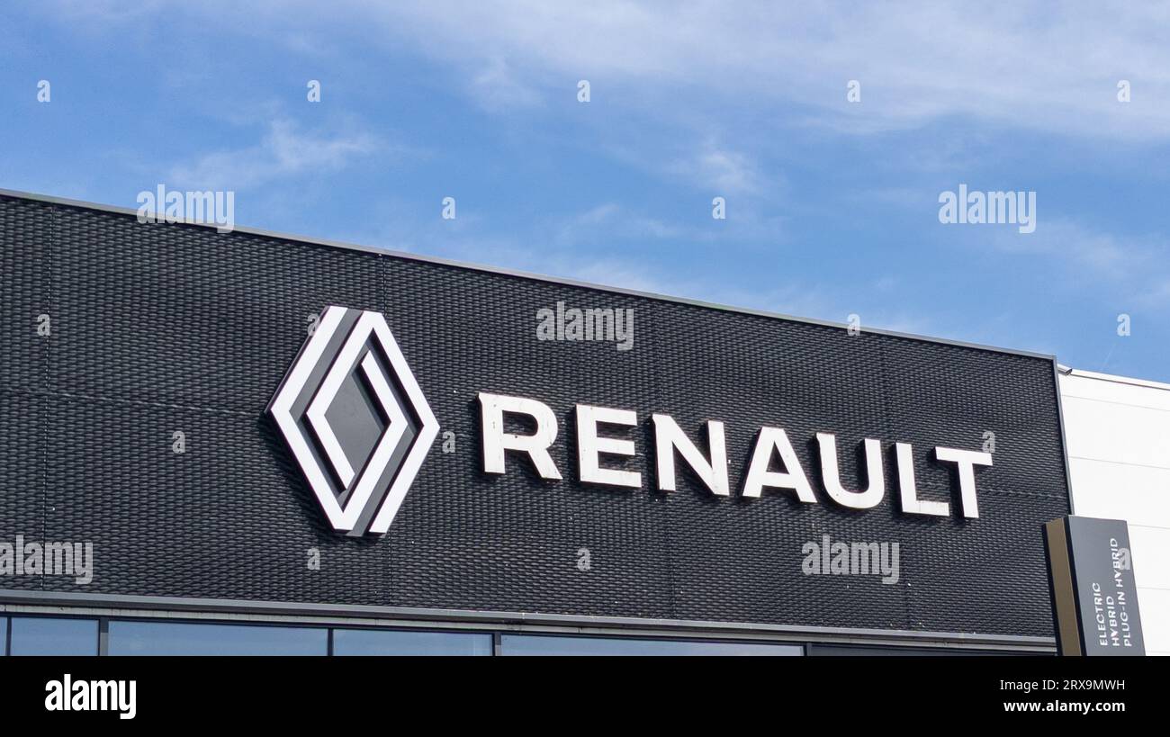 Bordeaux , France - 09 12 2023 : renault brand sign and new modern logo ...