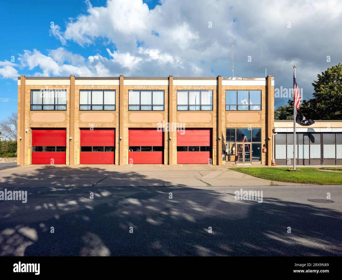 Yorkville municipal building hi-res stock photography and images - Alamy