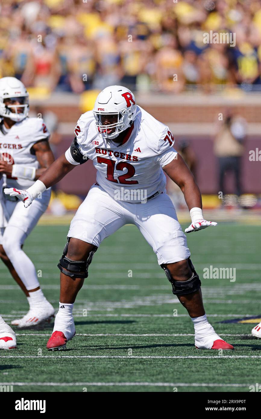 ANN ARBOR, MI - SEPTEMBER 23: Rutgers Scarlet Knights offensive lineman ...