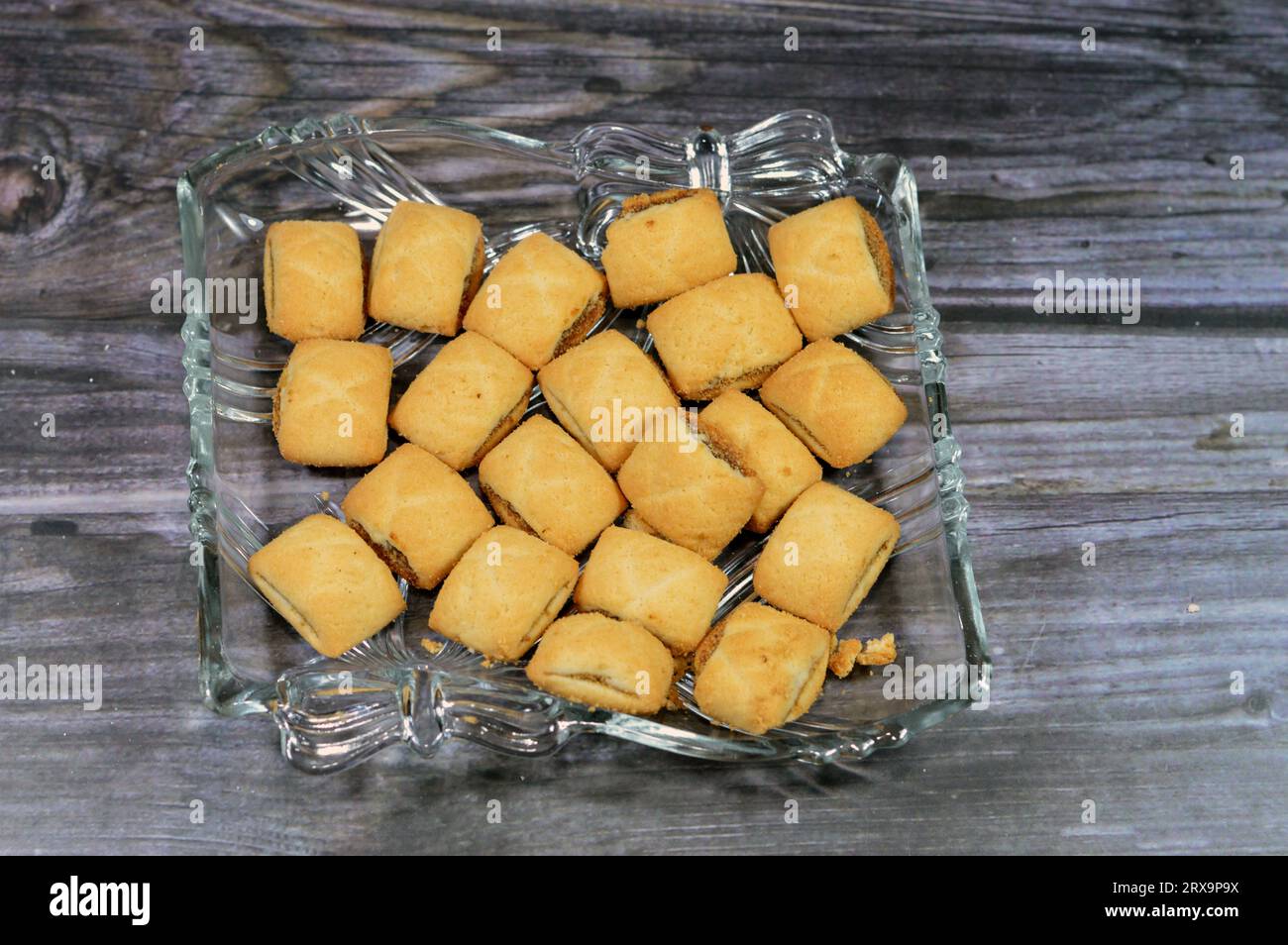 Date biscuits minis, Tamr date biscuits are made with pure butter and ...