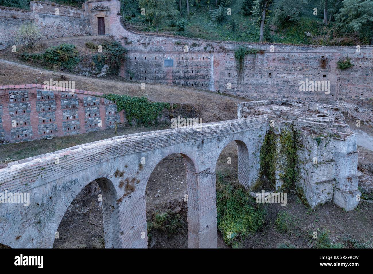 Alhambra de Granada. Palace and fortress. Ramparts, interiors ...