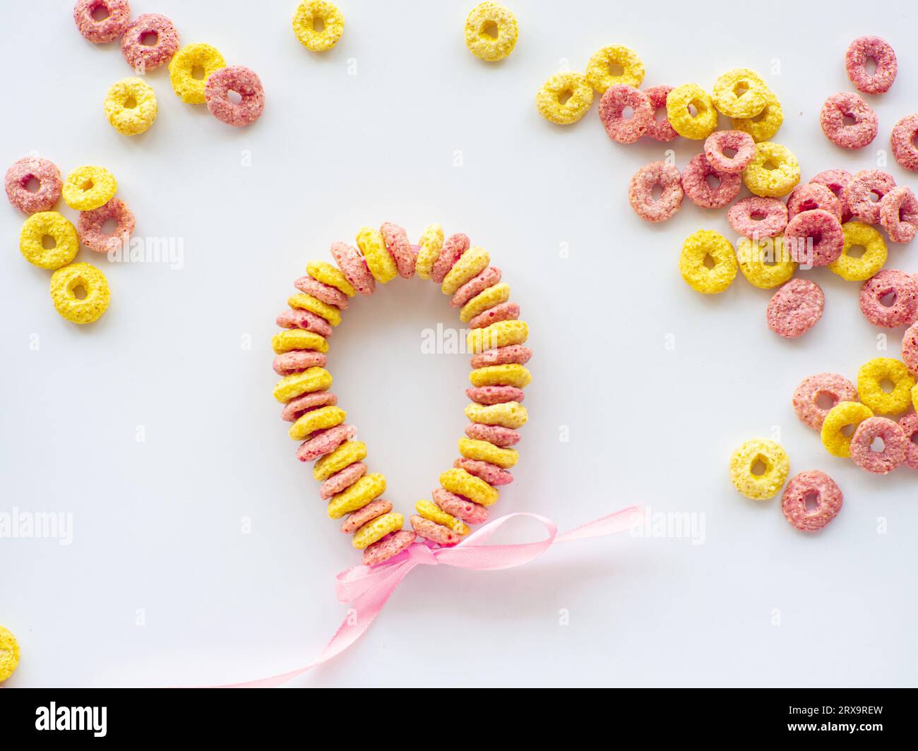 Edible DIY bracelet or necklace for Mothers day. DIY for kids. Bracelet ...