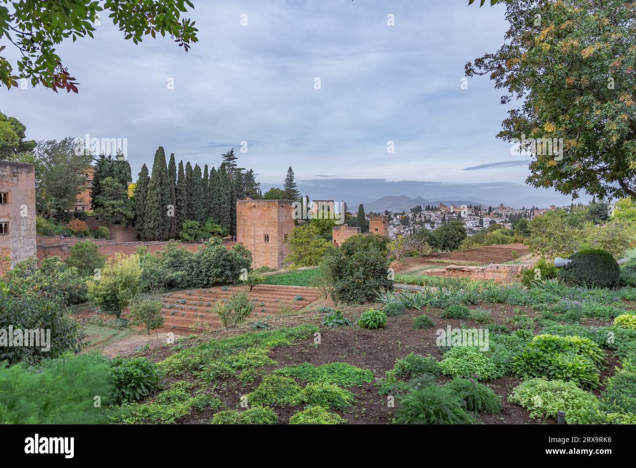 Alhambra de Granada. Palace and fortress. Ramparts, interiors ...