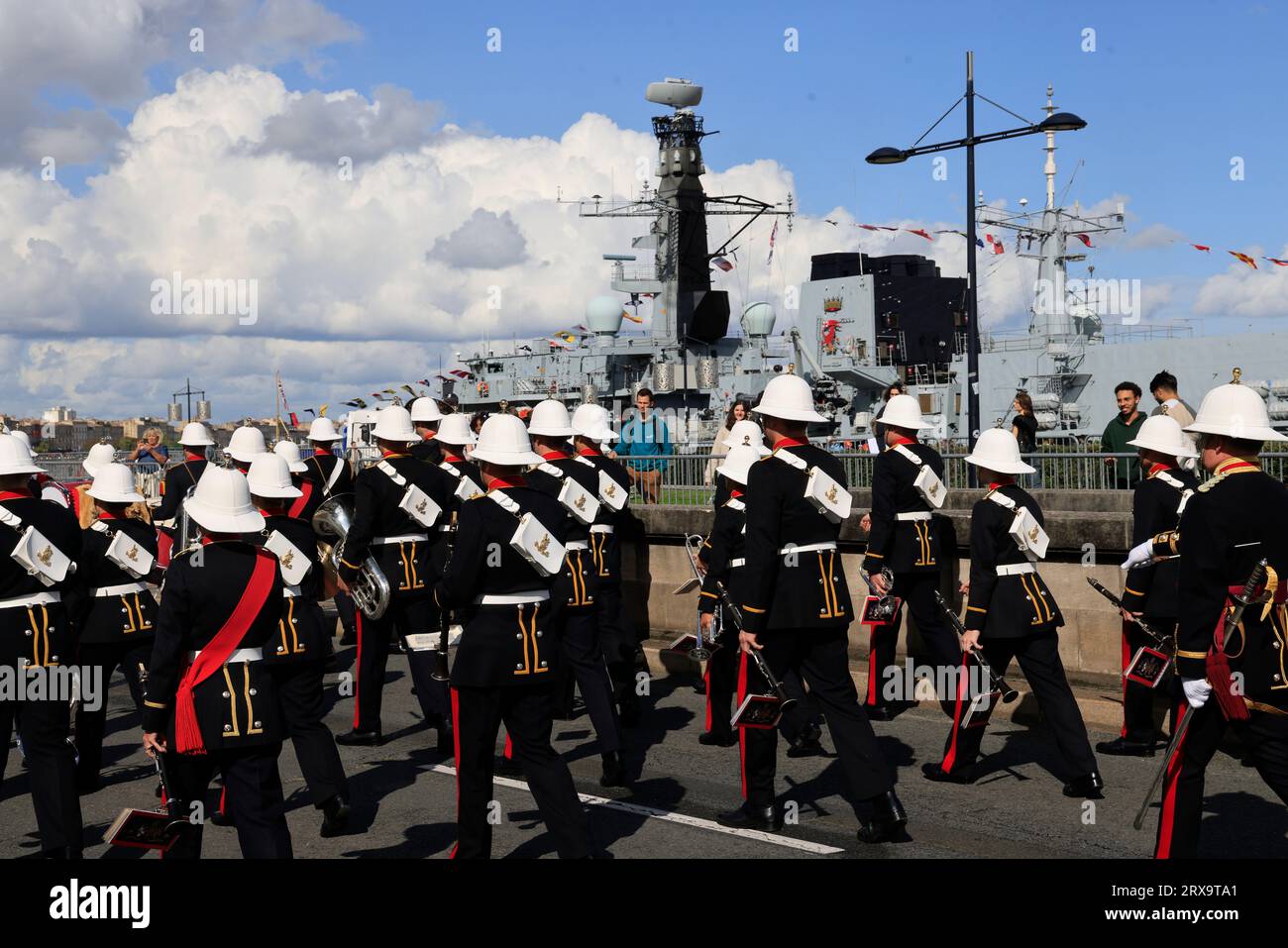 Uniforme de marins hi-res stock photography and images - Alamy