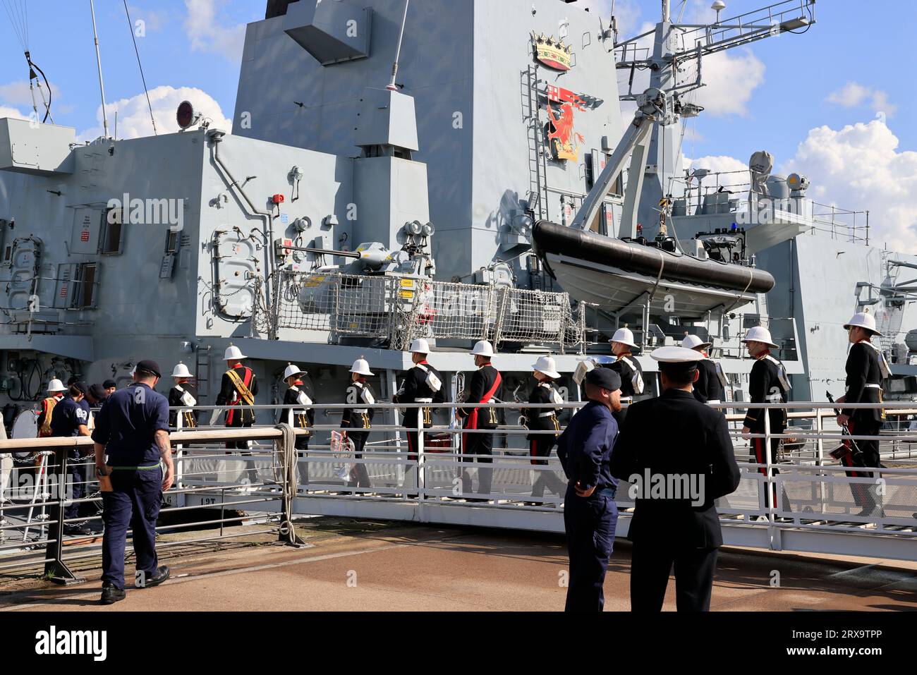 Uniforme de marins hi-res stock photography and images - Alamy
