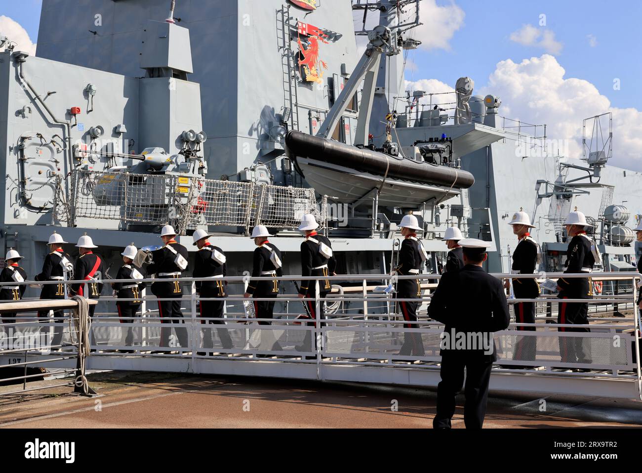 Uniforme de marins hi-res stock photography and images - Alamy