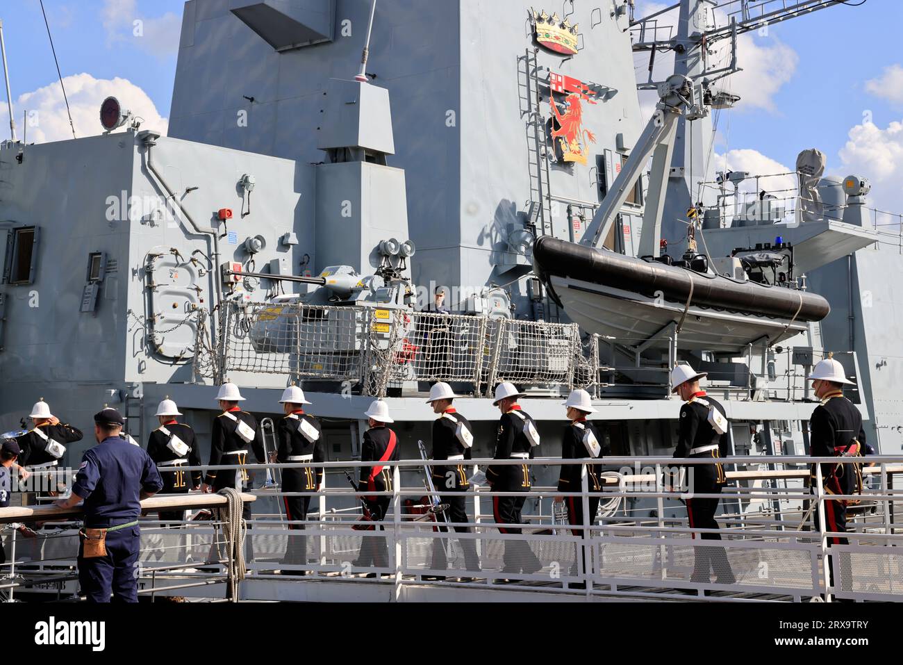 Uniforme de marins hi-res stock photography and images - Alamy