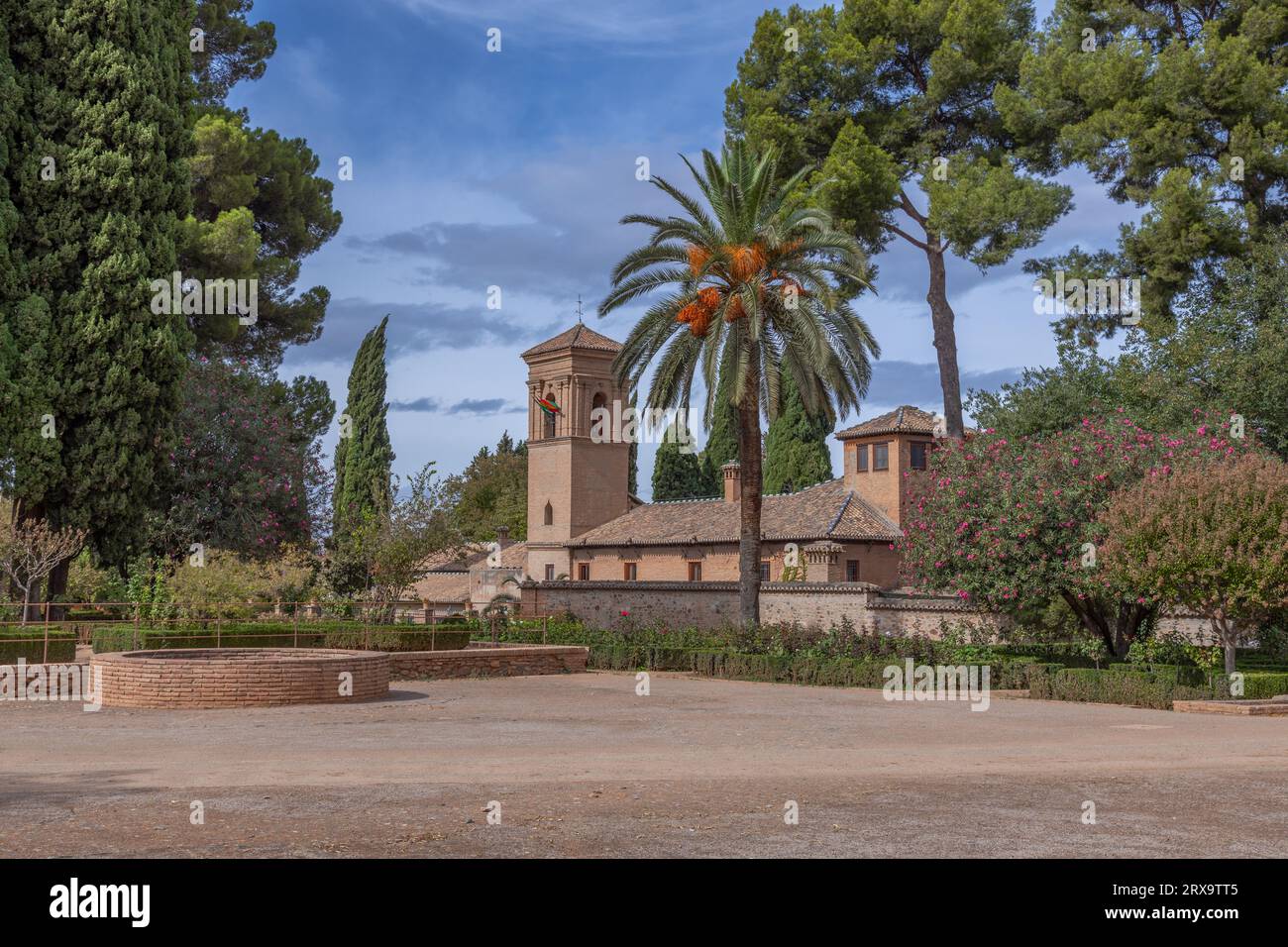 Alhambra de Granada. Palace and fortress. Ramparts, interiors ...