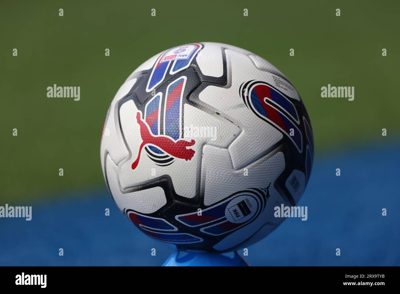 Efl championship ball 2023 hi-res stock photography and images - Alamy