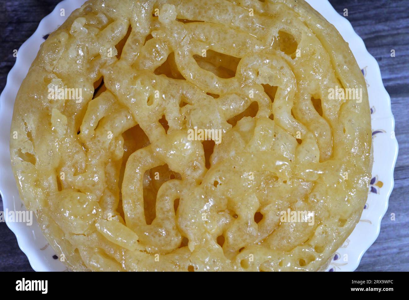 Egyptian Meshabek, It is a rounded sweet made of a deep-fried crunchy ...