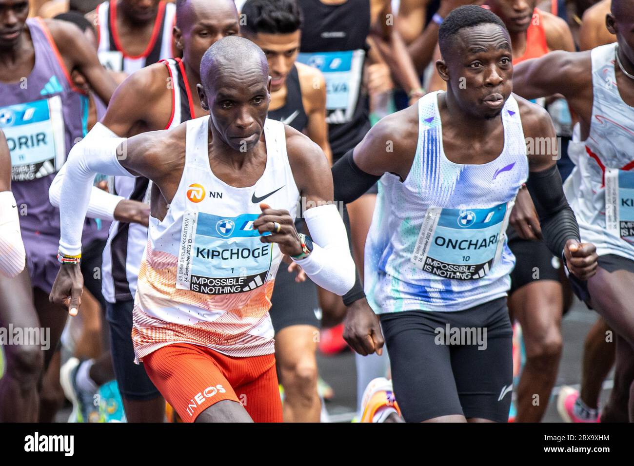 Berlin, Germany. 24th Sep, 2023. Athletics: Berlin Marathon. Eliud Kipchoge (l) and Enock ...