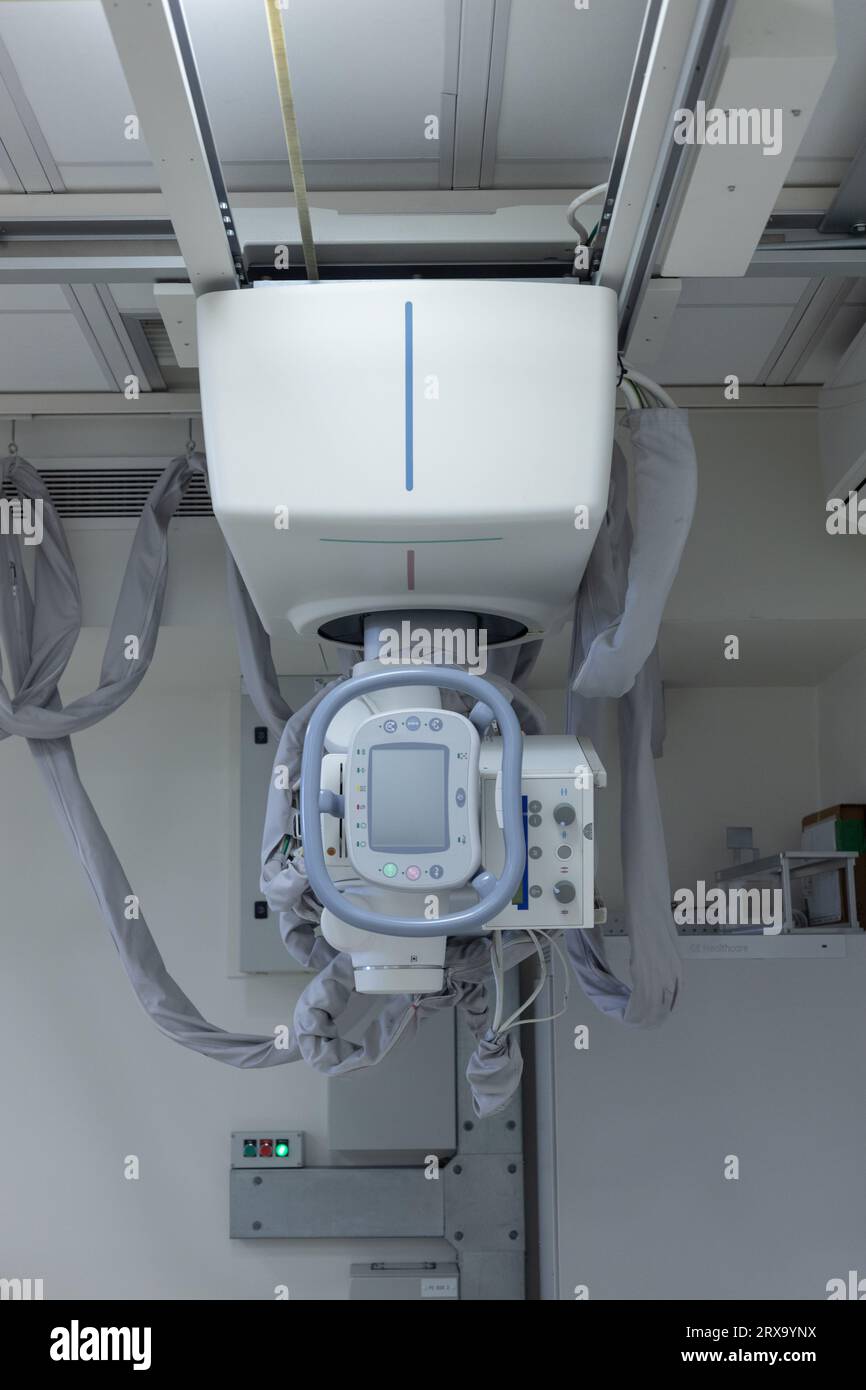 Bone fractures hi-res stock photography and images - Alamy