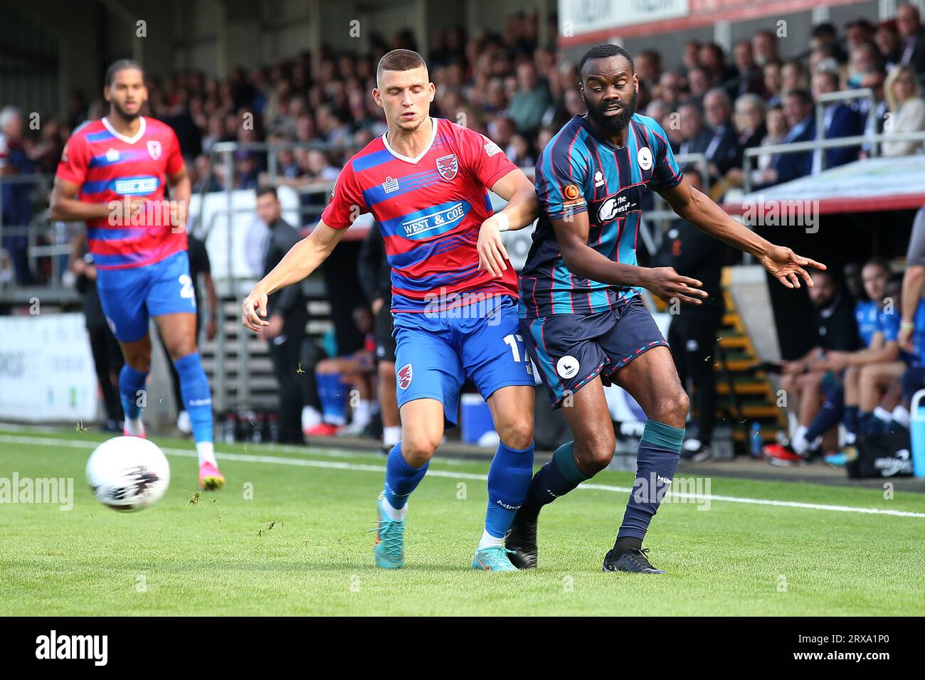 Charley Kendall of Dagenham and Redbridge and Emmanuel Onariase of ...