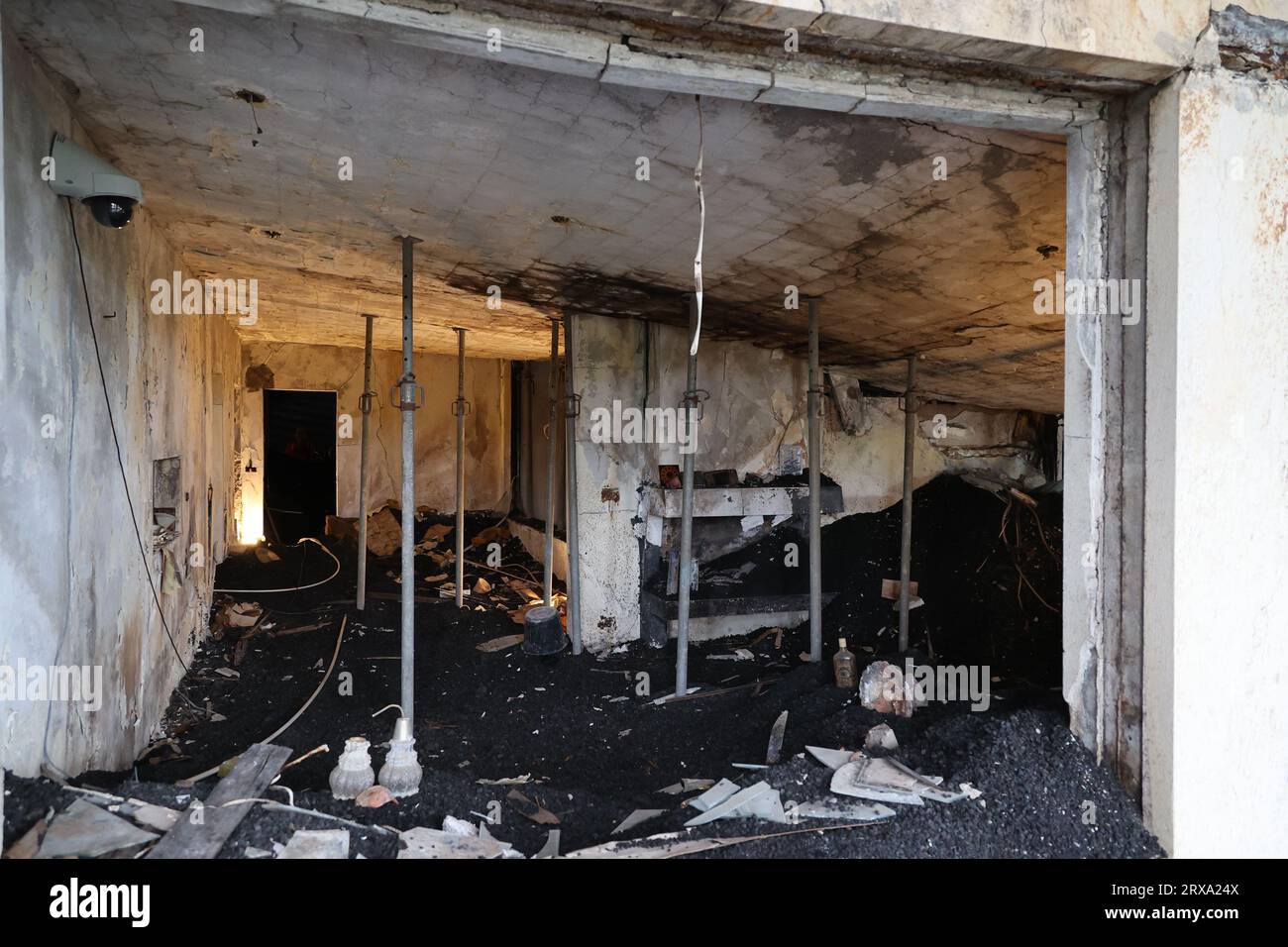 Lava center hi-res stock photography and images - Alamy