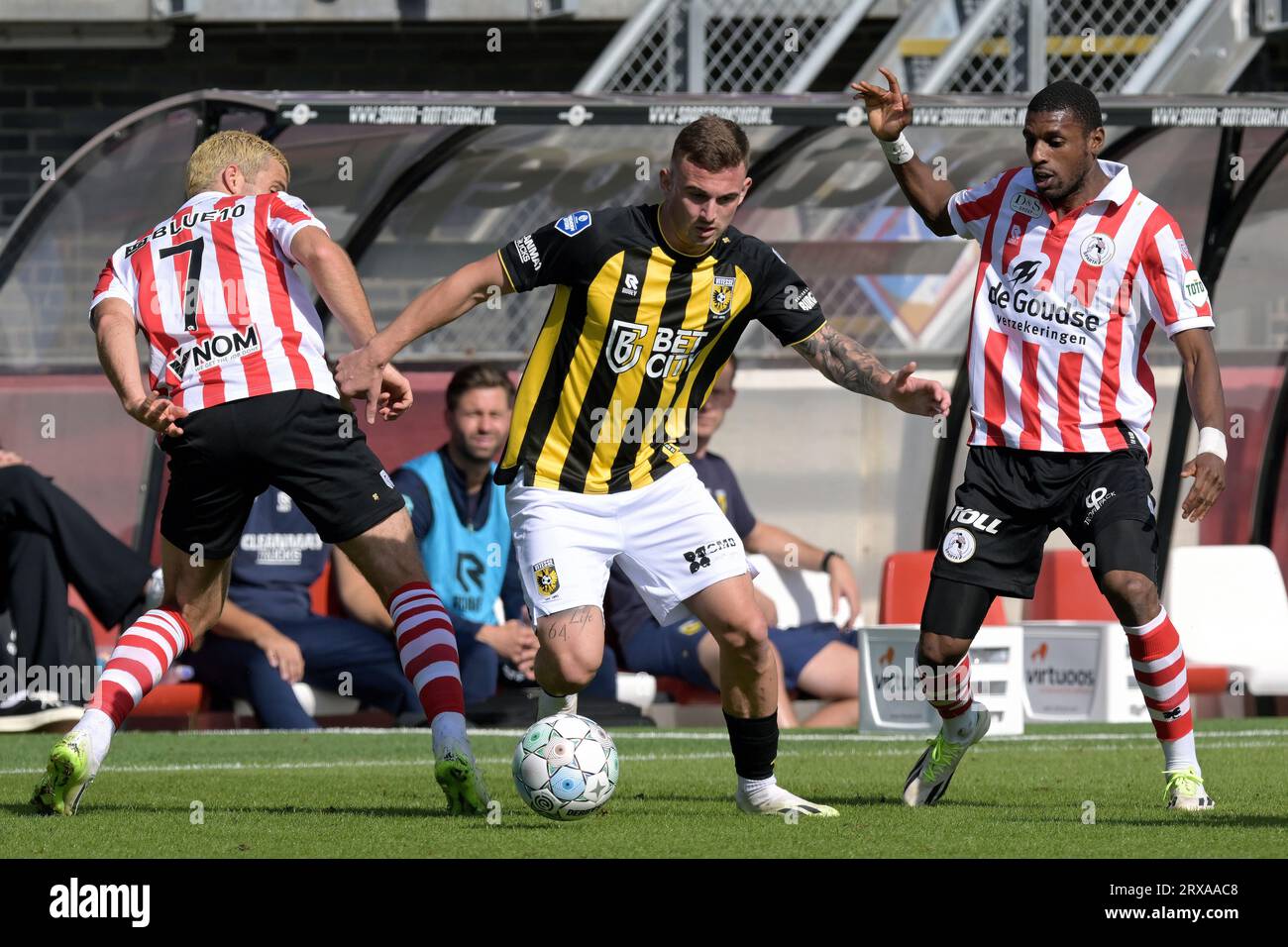 ROTTERDAM - (l-r) Pelle Clement of Sparta Rotterdam, Kacper Kozlowski ...