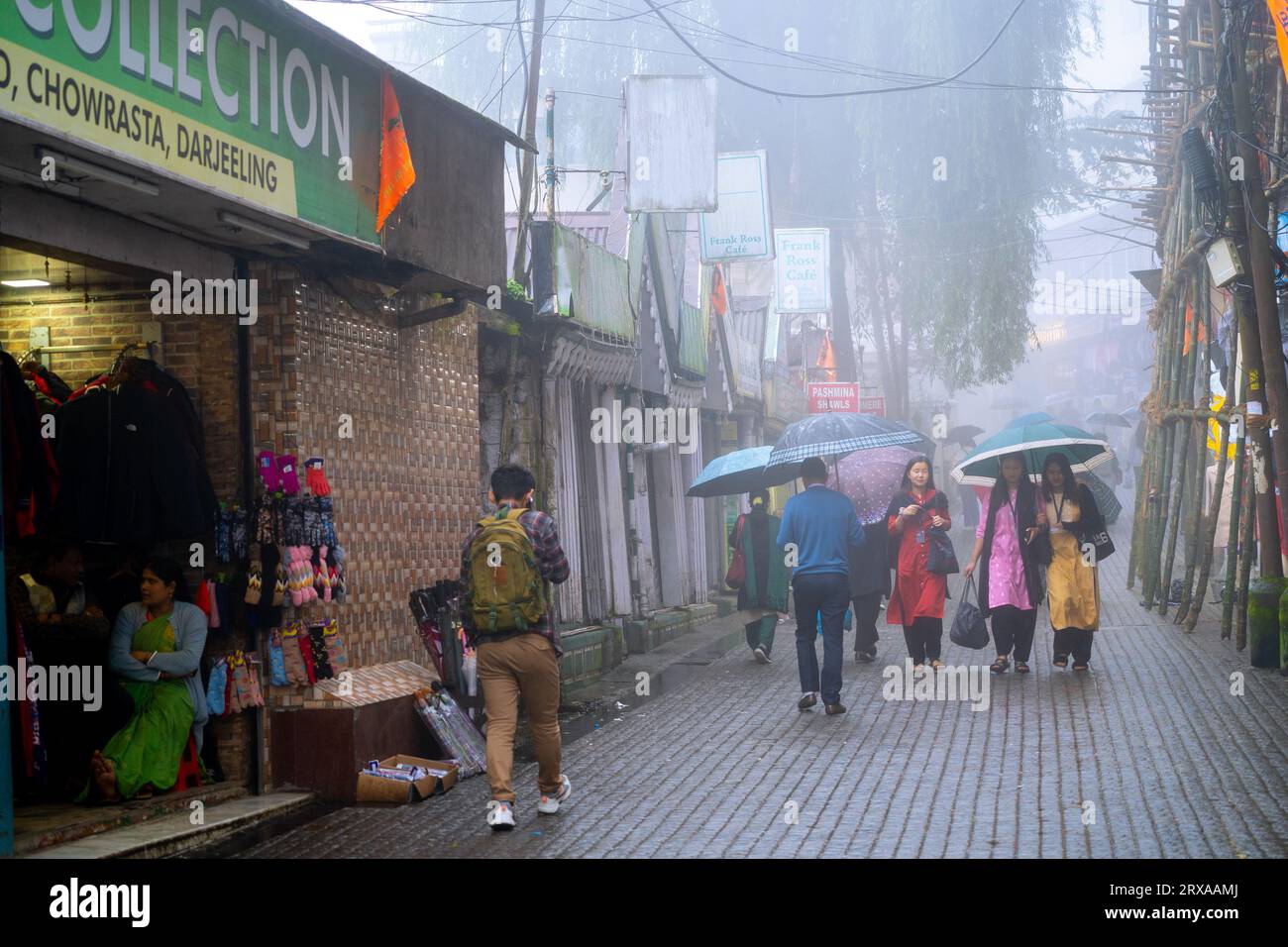 Darjeeling mall road hi-res stock photography and images - Alamy