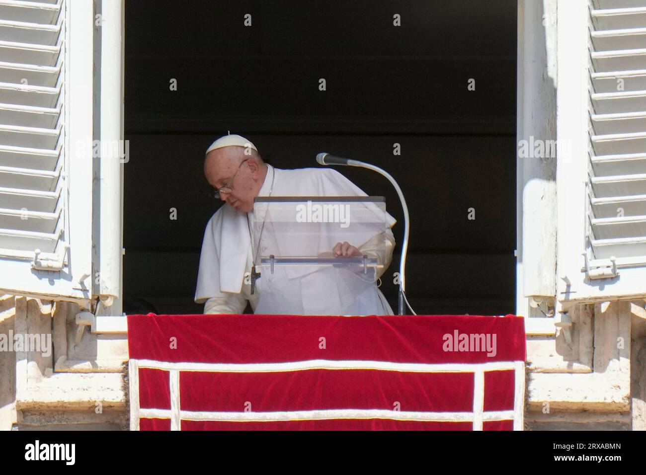 Pope Francis leaves after the Angelus noon prayer from the window of ...